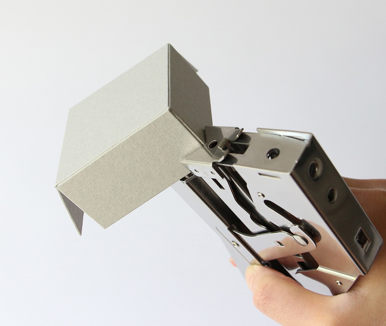 cornervery コーナーベリー ステープラー | オリジナルの角留め箱が作れるホッチキス | BRANDS,cornervery | DETAIL ONLINE STORE